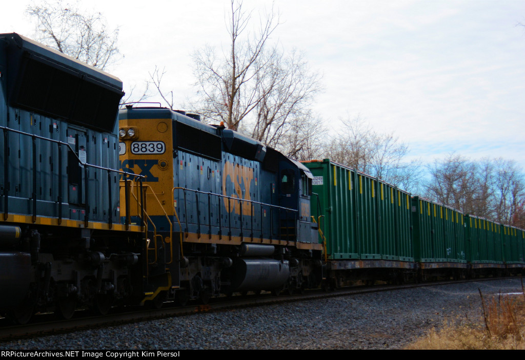 CSX 8839 Q702